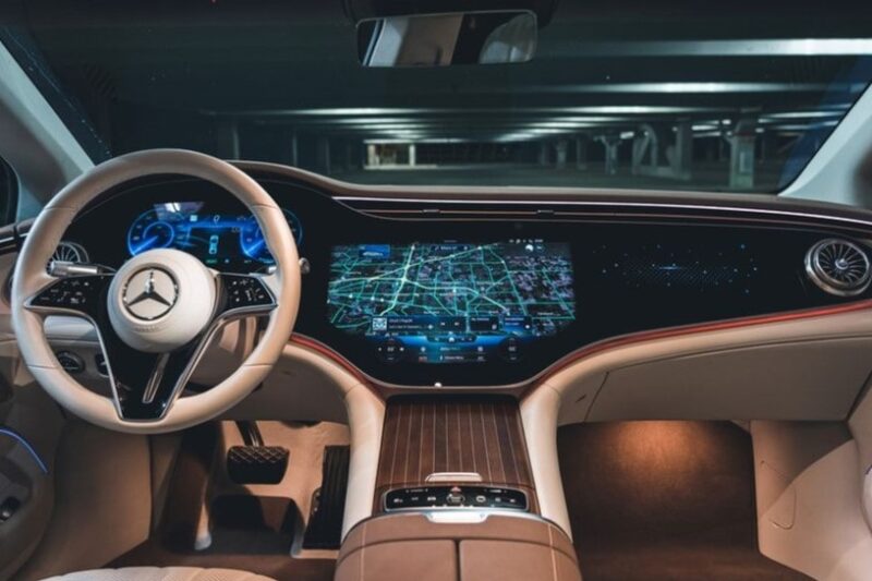 Mercedes-Benz EQS 2024 is Redefining Luxury and Technology in Electric Cars